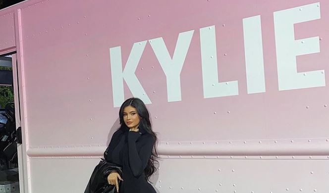 Kylie Jenner Is Collaborating With Daughter Stormi for a Makeup ...