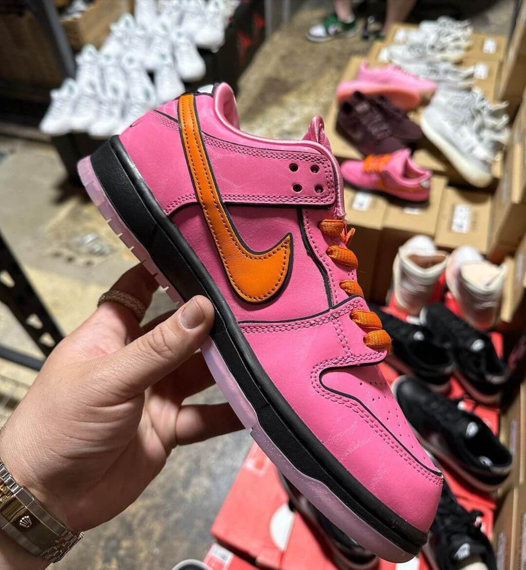 Powerpuff Girls x Nike SB Dunk Low Close Look – aGOODoutfit